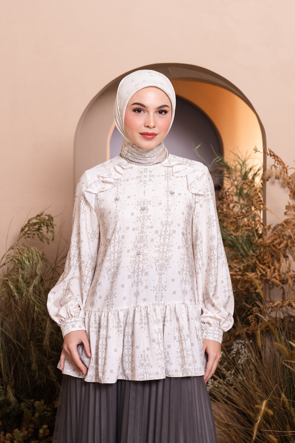 Pre Order - Senggala Blouse Cannoli Almond – Wearing Klamby