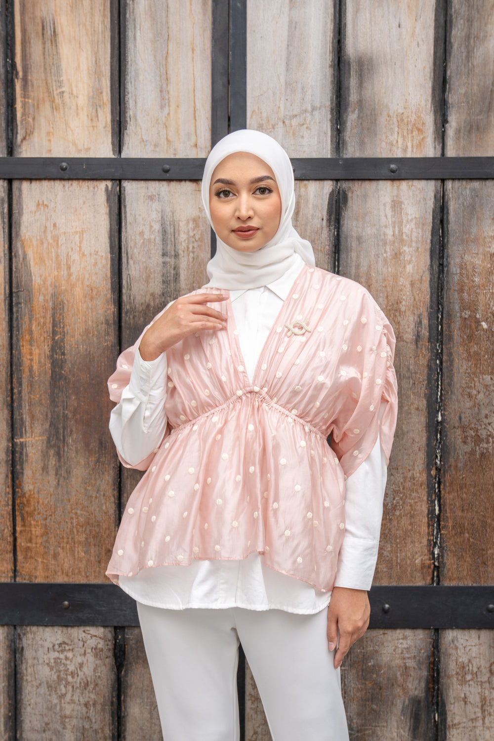 Zaskia Outer (Minor) Marry Rose – Wearing Klamby