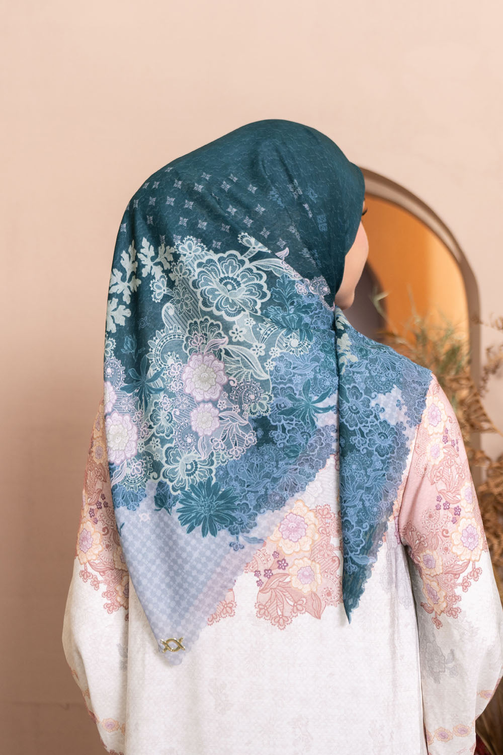 Bentalaya Scarf Hydro Teal – Wearing Klamby