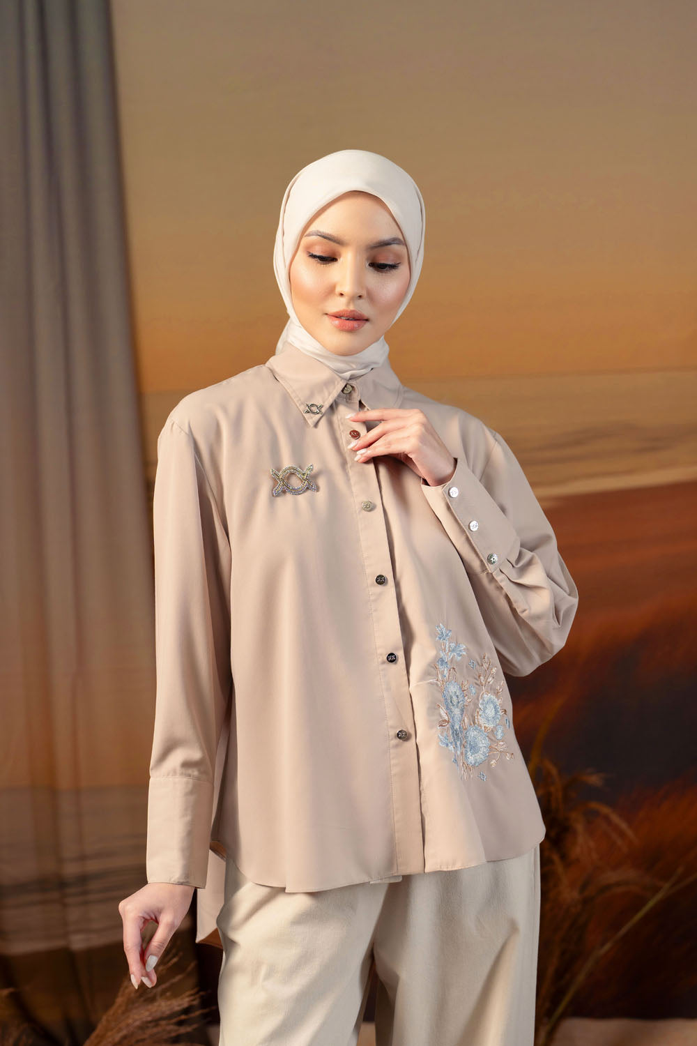 Mirbelia Shirt Fawn Maple – Wearing Klamby